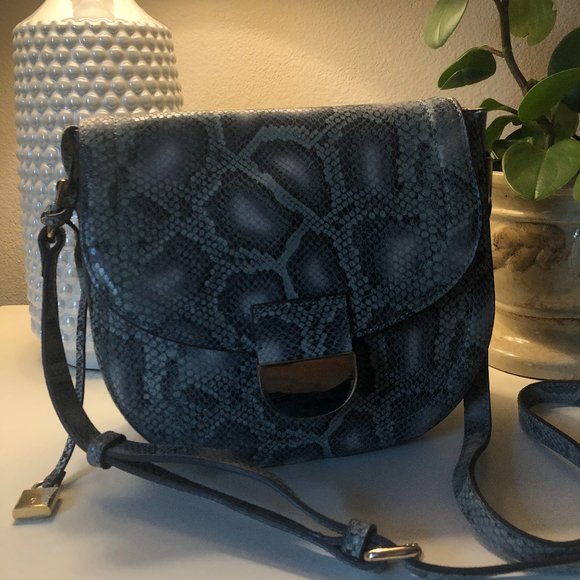 Gilli | Bags | Gilli Genuine Leather Blue Snake Print Crossbody Sholder ...